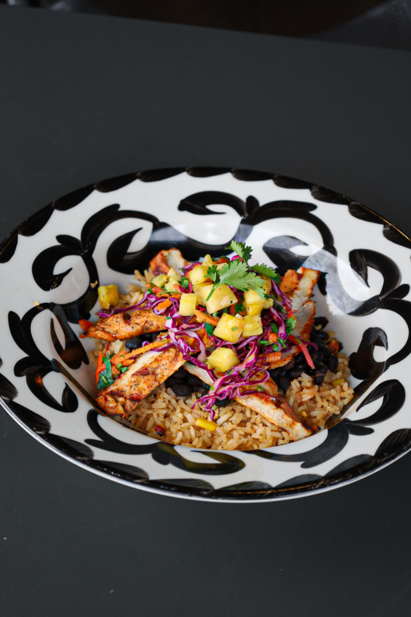CHICKEN BOWL – Tacos & Tequilas